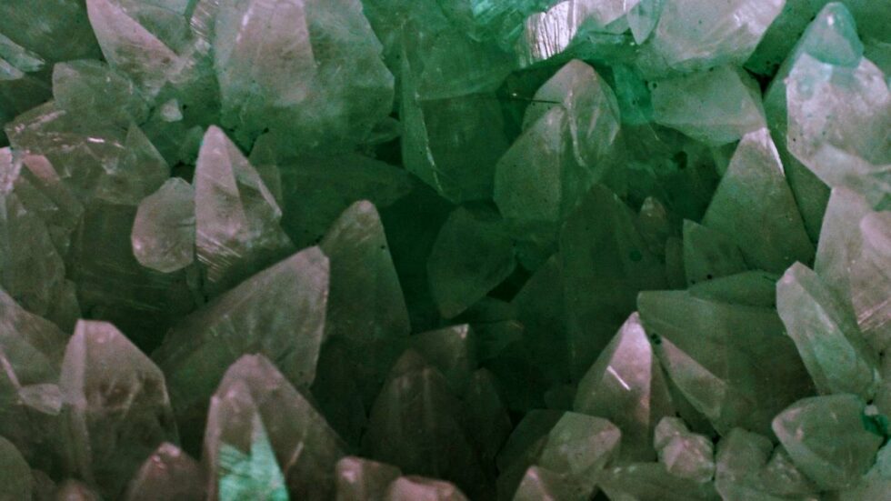 Cristais de quartzo verde: guia completo
